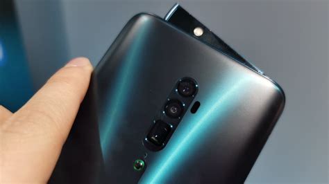 OPPO начнёт продажи Reno с 10-кратным оптическим зумом в начале мая ...