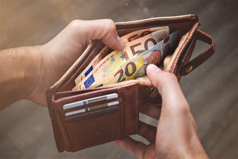 Wallet Изображения: просматривайте стоковые фотографии, векторные ...