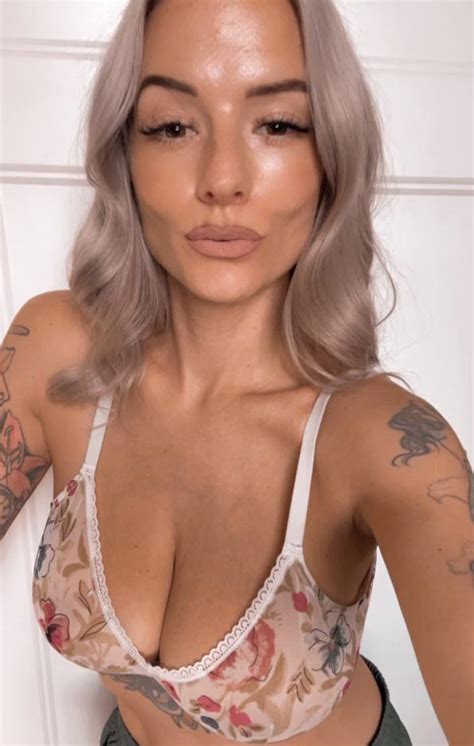 Damn : r/cleavage2