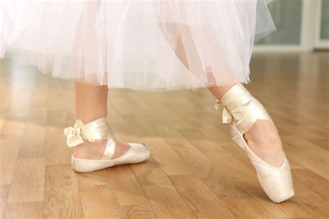 Пуанты балерины — Pointe ballerina