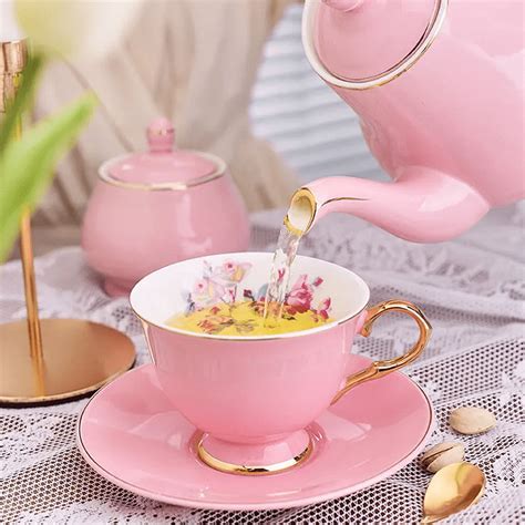 Фарфоровый чайный сервиз Pink Garden светло-розового цвета - 27 ...