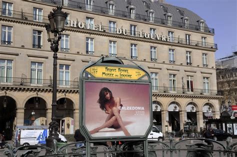 Calzedonia Billboard in Paris | Calzedonia, Billboard, Pictures