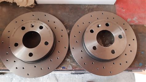 Перфорированные задние тормозные диски Brembo 0876271X — Opel Astra H ...