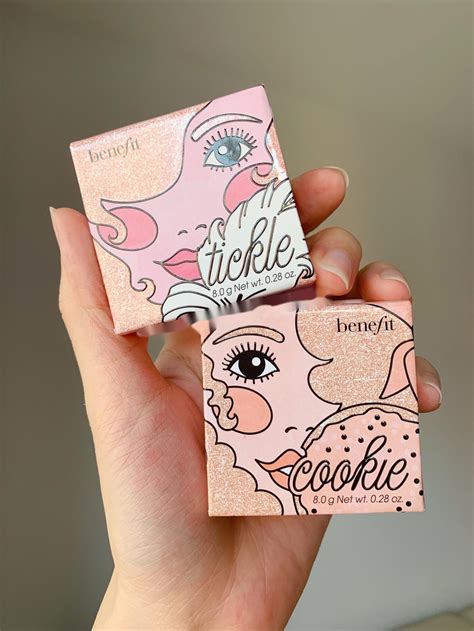 Benefit Cosmetics Cookie Powder Highlighter Review - The Happy Sauce