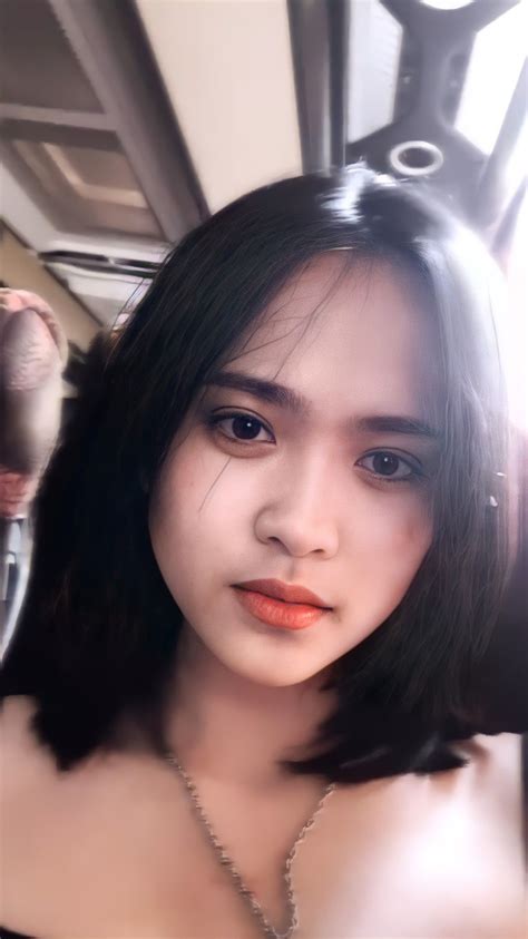 Pin oleh Muhyiddin Iddin di Yang Saya Simpan | Gaya rambut cantik, Gadis-gadis cantik, Orang cantik