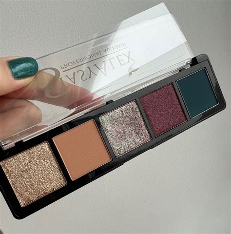 Самая выразительная птичка StasyAlex Teal Enigma E13 makeup palette ...