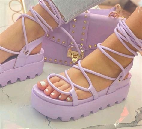 Pin di Валентина Бружева su Ваши пины | Idee di moda, Scarpe estive, Scarpe
