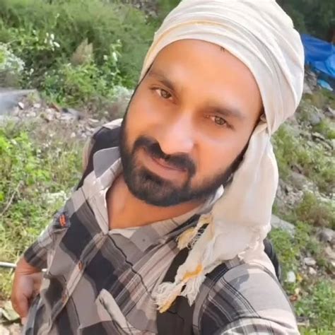 @vicky_singh_3129 • Threads, Say more