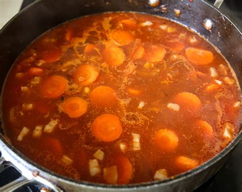 Рецепт колбасок из говядины с тушенными овощами с фото пошагово на ...