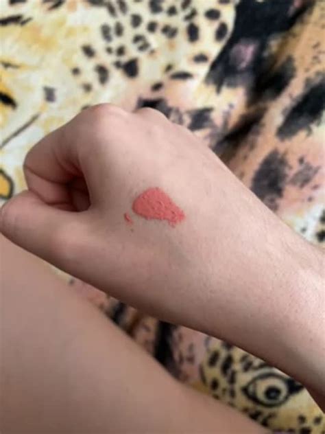 VIVIENNE SABO Блеск для губ Tropique Gloss купить по цене 265₽ в ЛЭТУАЛЬ