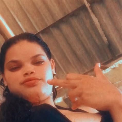 @beatriz__da_silva__ on Threads