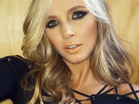 El desnudo de Elizabeth Loaiza Elizabeth Loaiza volvió a subir la temperatura en Instagram ...