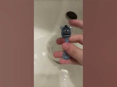 Я только что узнала, Он меняет цвет в воде - YouTube