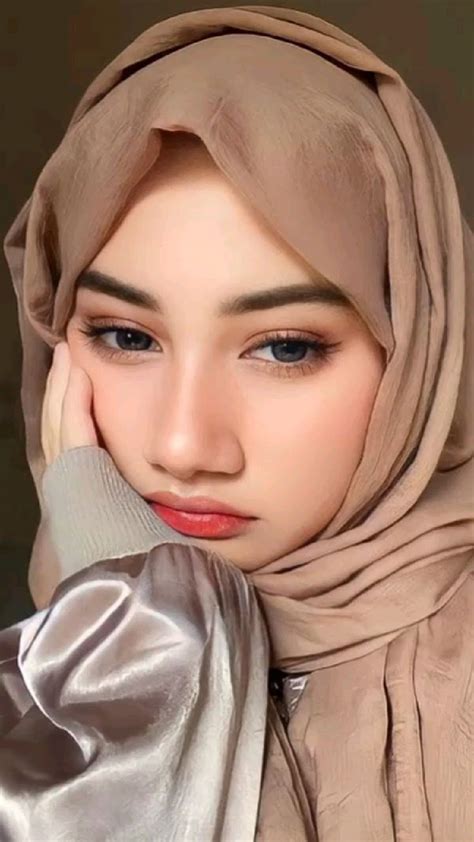 Pin oleh cukcuk di cute face | Bentuk wajah, Gadis-gadis cantik, Perempuan