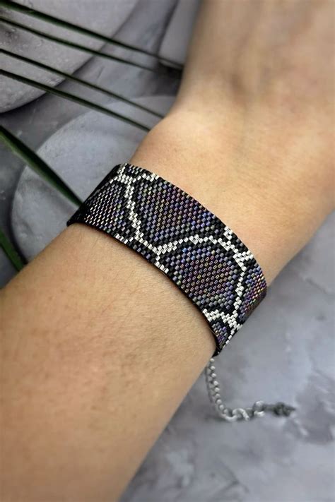 Змеиный браслет из бисера Miyuki delica 15/0