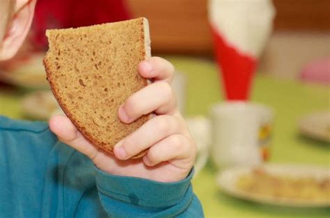Не ради фигуры: кому и в каких случаях стоит отказаться от хлеба ...