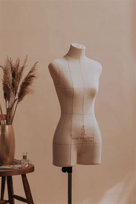 Моника | Vintage dresses, Bodycon dress, Fashion