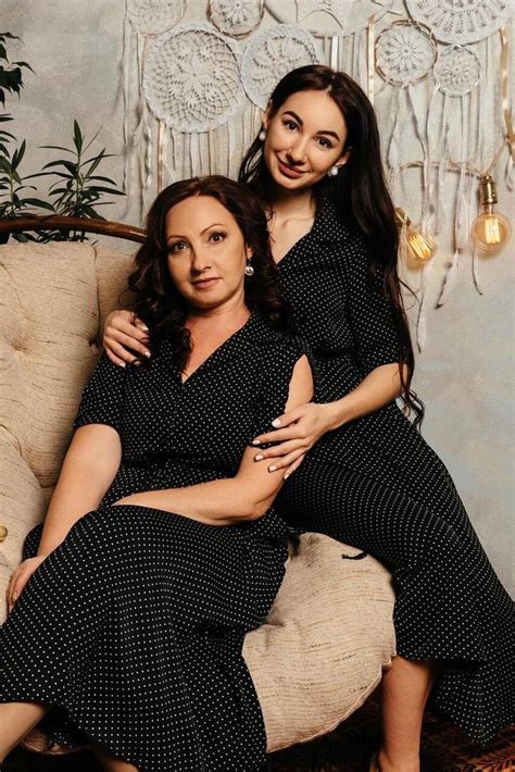Фотосессия с мамой. Фотосессия с родителями. Мать и дочь. Мама. Style ...