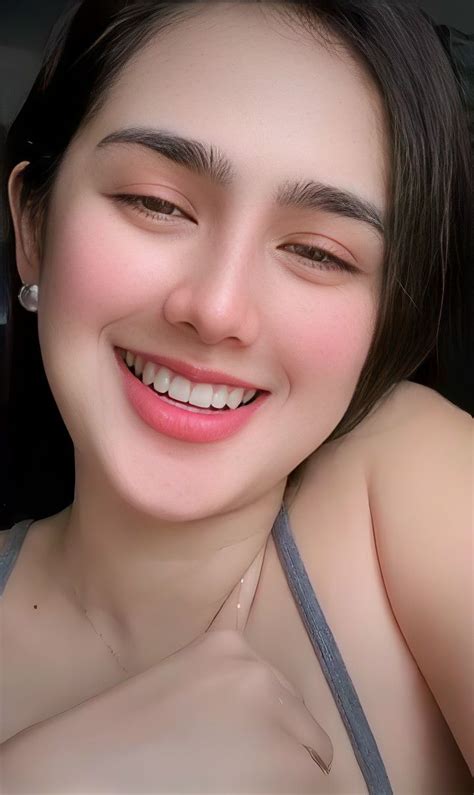Pin oleh David Junior di Beauty face di 2025 | Wanita cantik, Gadis-gadis cantik, Pejuang wanita