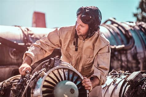 Aircraft Mechanic Wallpapers - Wallpaper Cave
