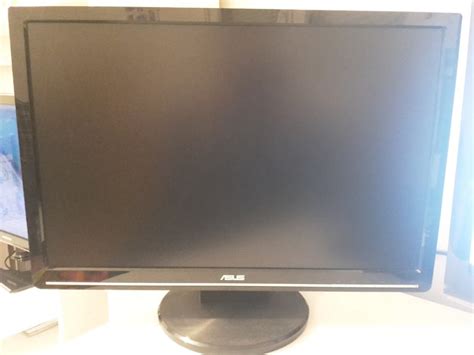 Asus VW221D, 22 (inča), 5ms, VGA konektor, kablovi, ispravan
