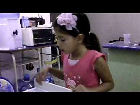Espiando a mi hermana - YouTube