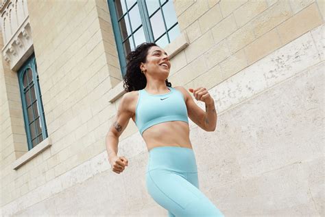 Running. Nike DE