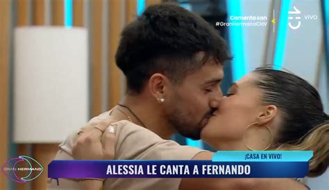 ¡Todo por la cena! Alessia cantó romántica canción y se la dedicó a ...