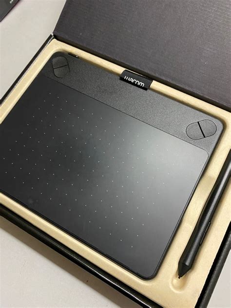 Wacom Intuos Comic CTH-490 K1 Pen & Touch Tablet S Black (Anime ...
