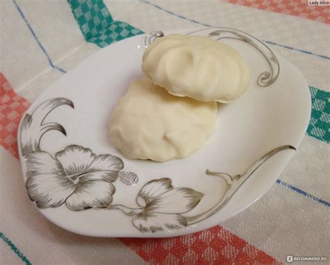 Зефир ВкусВилл / Избёнка Клубничный в белом шоколаде - «Очень вкусный и ...