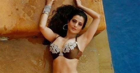 Armpit Actress Photo: Desi Armpit Actress amisha patel, Desi Armpit Actress amisha patel stills ...