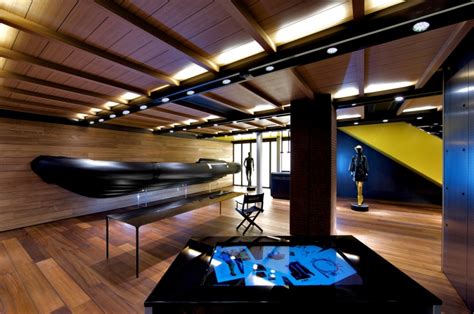 Pirelli PZero flagship store, Milano – Italy » Retail Design Blog