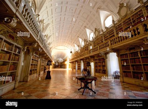 The palace of mafra hi-res stock photography and images - Alamy