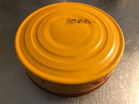 Se produkter som liknar Röda Ulven Surströmming på Tradera (606665994)