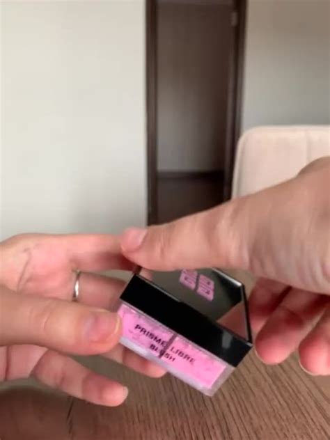 Румяна GIVENCHY Рассыпчатые четырехцветные румяна для лица Prisme Libre ...