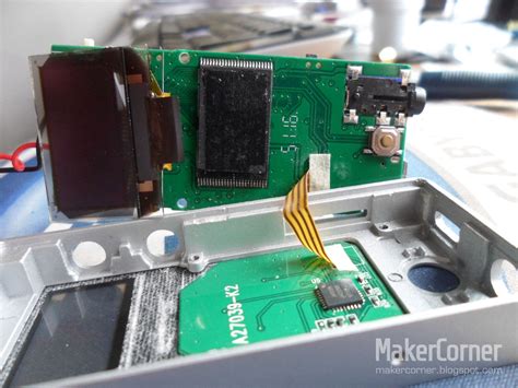 Maker Corner: BENJIE S5 / AGPTEK M20 Music Player Review & Teardown