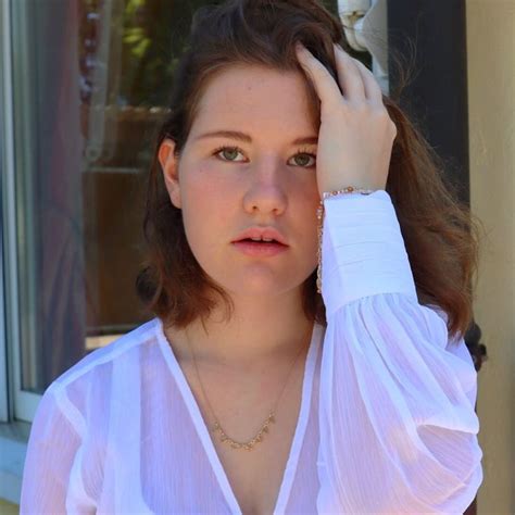 H E L L O 🌞🧚🏻‍♀️ | Une nouvelle vidéo est en ligne sur ma chaîne, il s’agit d’une vidéo plutôt ...