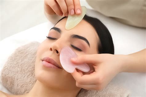 Массажер-скребок гуаша для лица Payot Face Moving Lifting Facial Gua ...