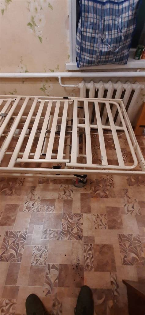 Медицинская кровать для лежачих больных с пультом управления: 10 000 ...