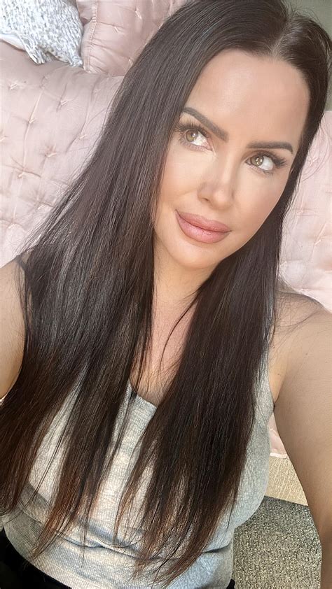 The face of a 40 year old who loves everything about herself ️ : r/Faces