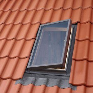 Мансардное окно-люк для холодных чердаков VELUX | roofdesign.by