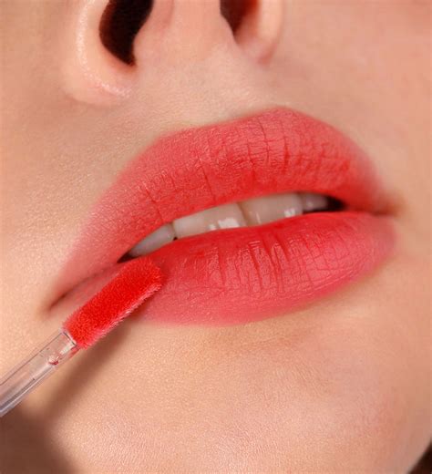 LuxVisage LIP TINT AQUA GEL HYALURON COMPLEX – DiffLand