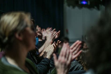 ABOUT BRONKS - • BRONKS • Theater voor jong publiek