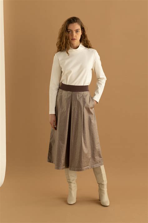 European Culture is a clothing brand for women, men and children.