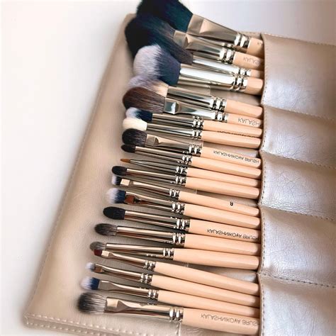 Pro max makeup artist. Максимальный набор для визажиста. 17 кистей