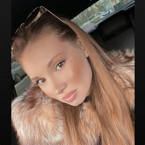 АЛЕКСАНДРА •МОДЕЛЬ •ОБЗОРЫ •РЕКЛАМА •НОВОСИБИРСК (@aleksandra__bel) • Threads, Say more