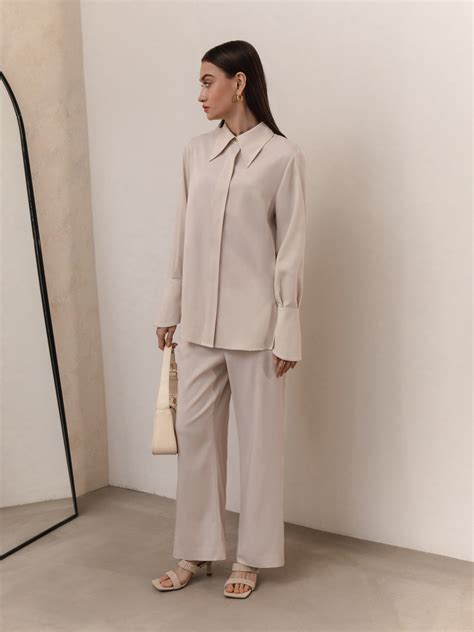 Свободная рубашка с широкими манжетами :: LICHI - Online fashion store