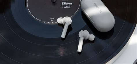 Наушники OnePlus Buds Z: функция быстрого переключения Bluetooth и ...