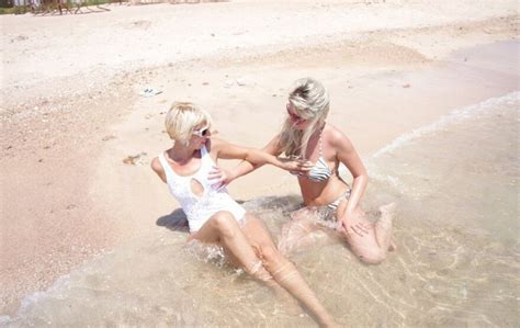 Russian Amateur Milfs Threesome - 1 (45) Porn Pic - EPORNER