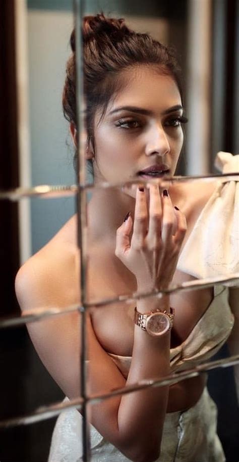 Malavika Mohanan iStayHomeFor Challenge Nude (61 Pics + Video) | #The Fappening